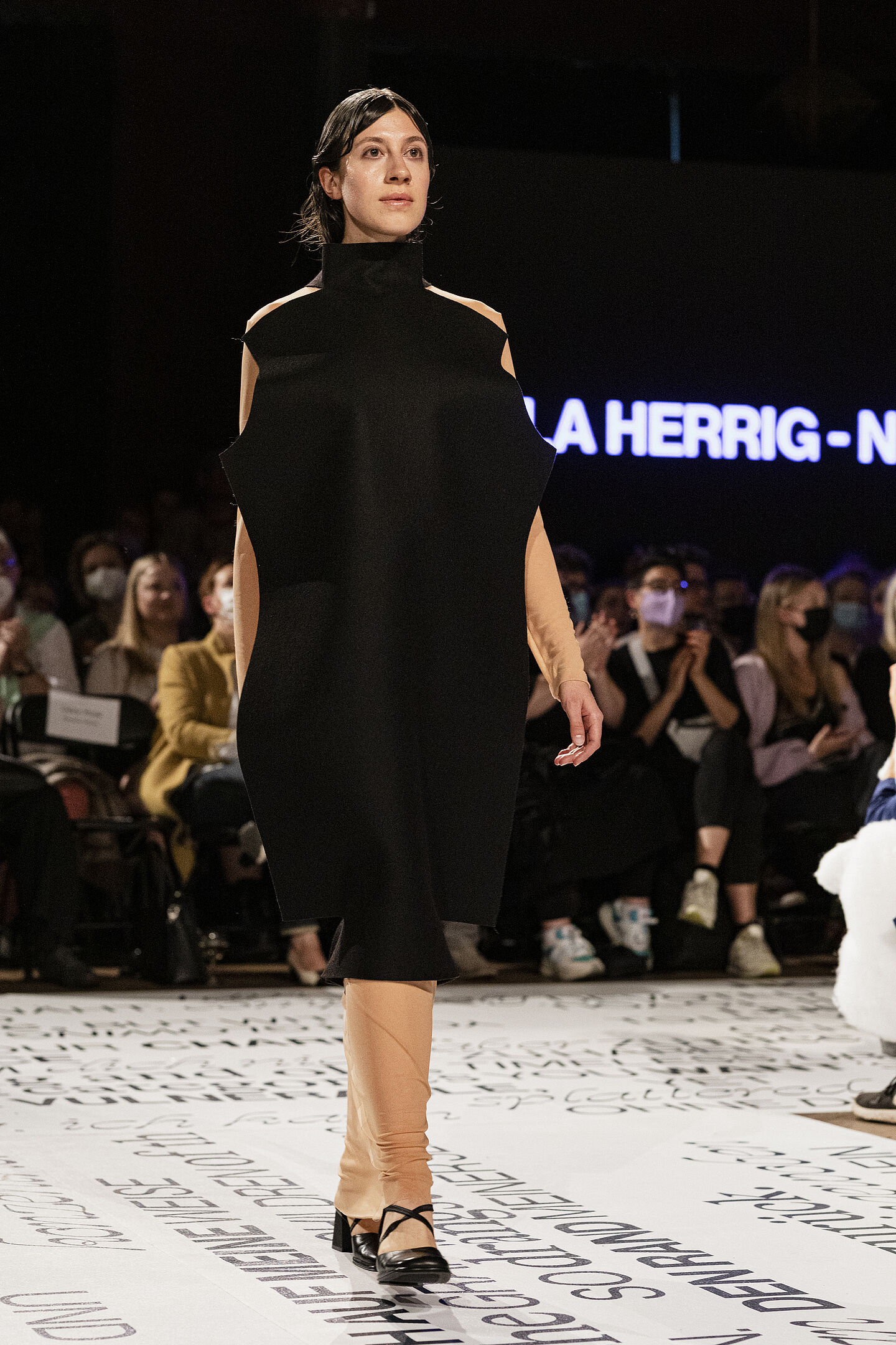 Die Burg Giebichenstein Kunsthochschule Halle auf der Neo.Fashion. 2022 ...